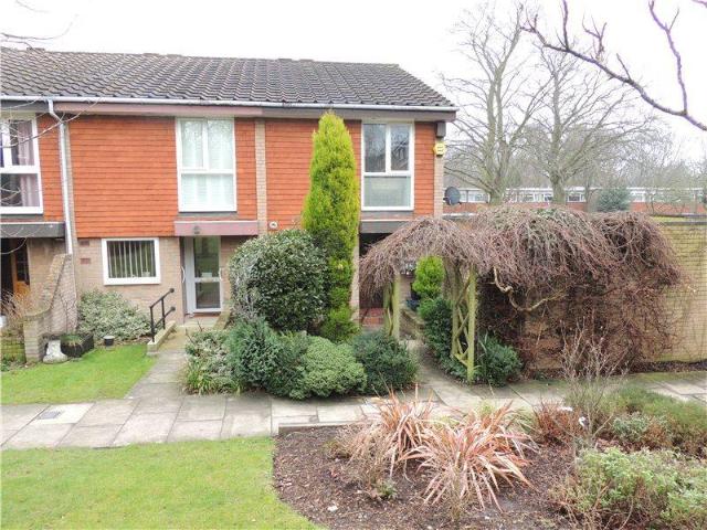 3 bedroom end of terrace house to rent