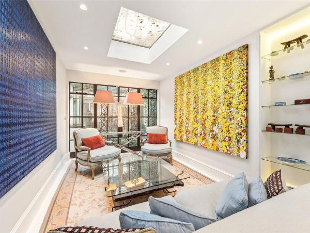 3 bedroom end of terrace house to rent