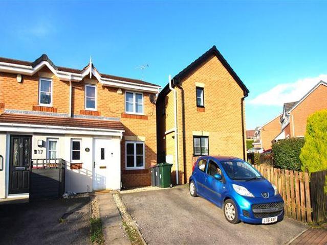 3 bedroom end of terrace house to rent
