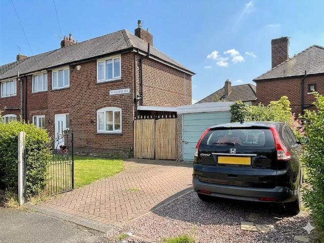 3 bedroom end of terrace house to rent