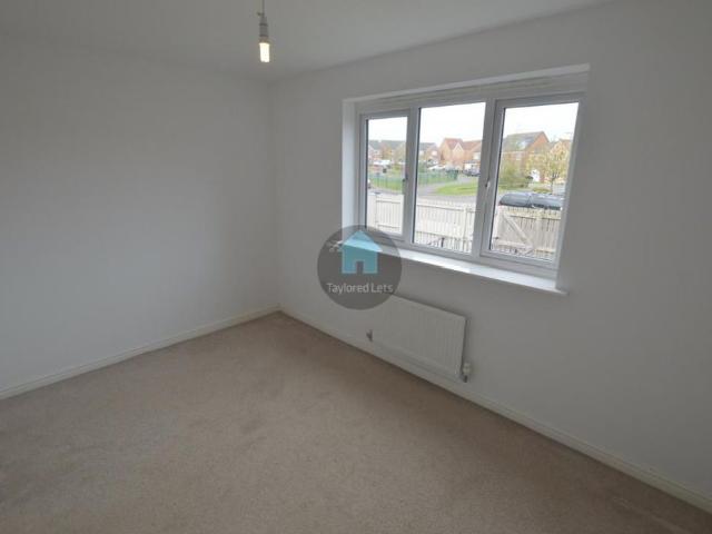 3 bedroom end of terrace house to rent