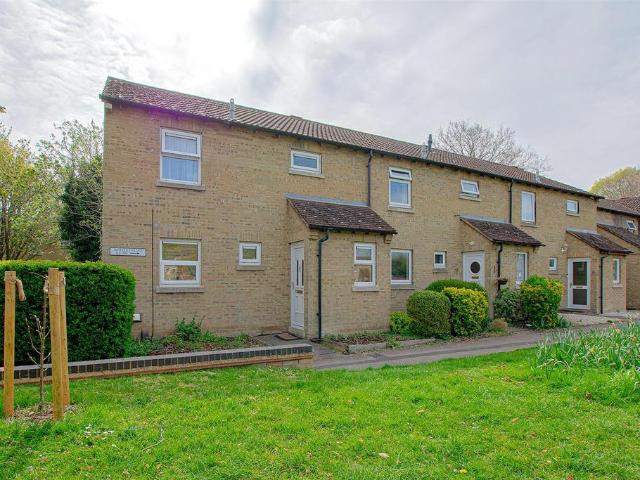 3 bedroom end of terrace house to rent