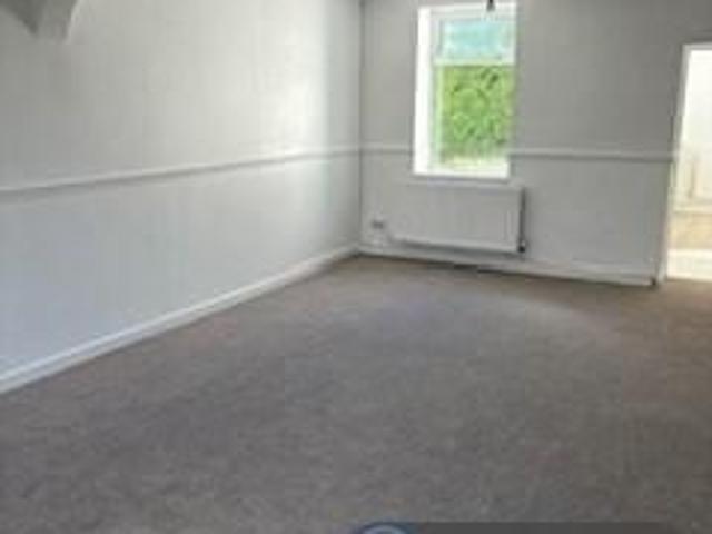 3 bedroom end of terrace house to rent