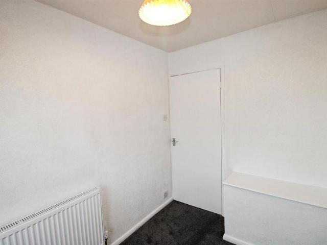 3 bedroom end of terrace house to rent