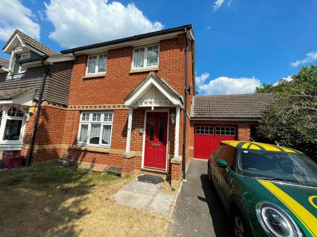 3 bedroom end of terrace house to rent