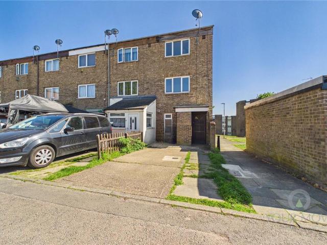 3 bedroom end of terrace house to rent