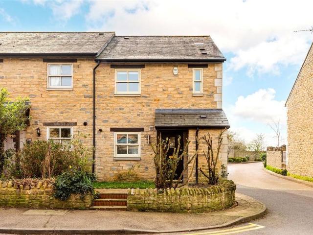 3 bedroom end of terrace house to rent