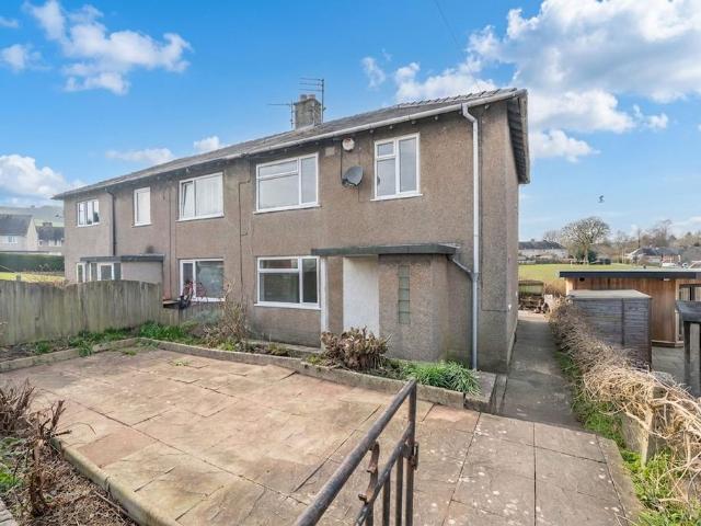 3 bedroom end of terrace house to rent
