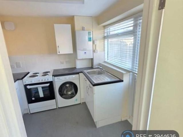 3 bedroom end of terrace house to rent