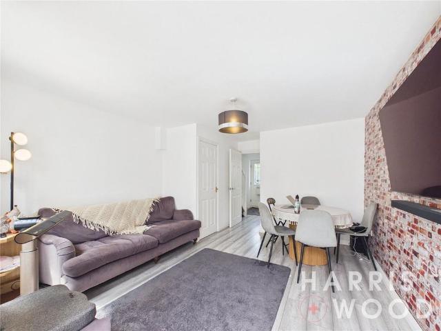 3 bedroom end of terrace house to rent