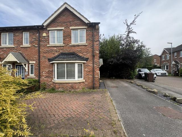 3 bedroom end of terrace house to rent