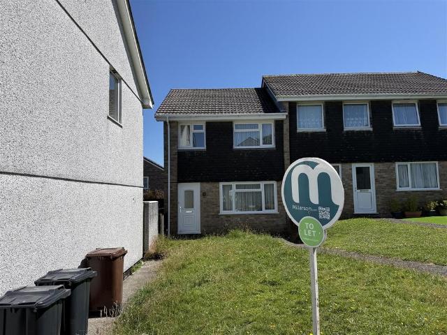 3 bedroom end of terrace house to rent
