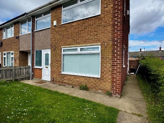 3 bedroom end of terrace house to rent
