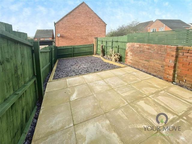 3 bedroom end of terrace house to rent