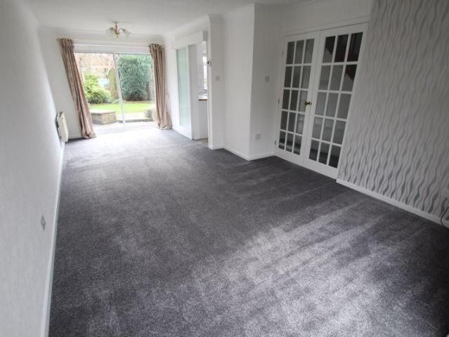 3 bedroom end of terrace house to rent