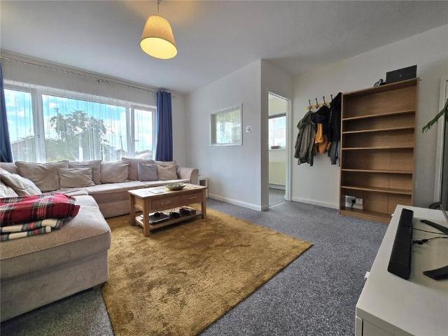 3 bedroom end of terrace house to rent