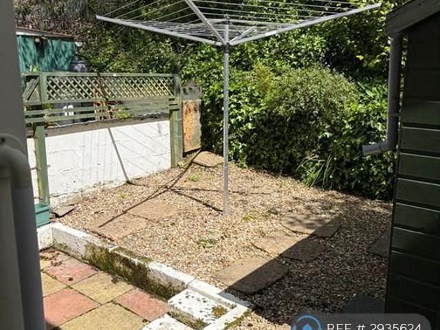 3 bedroom end of terrace house to rent