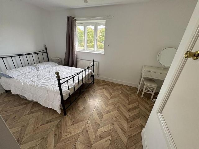 3 bedroom end of terrace house to rent