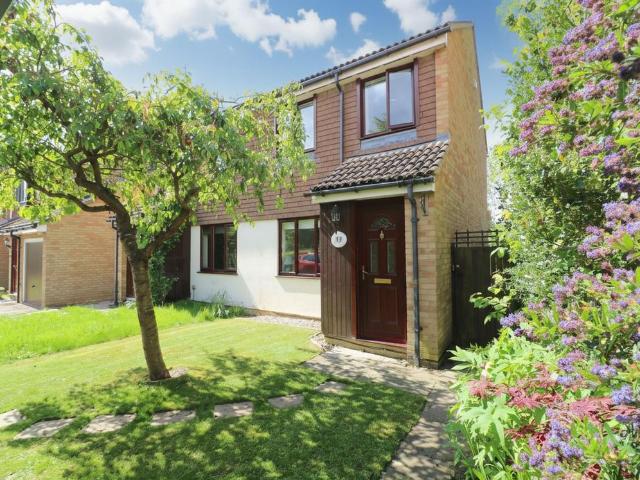 3 bedroom end of terrace house to rent