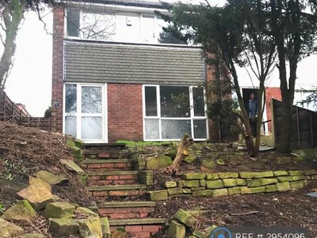 3 bedroom end of terrace house to rent