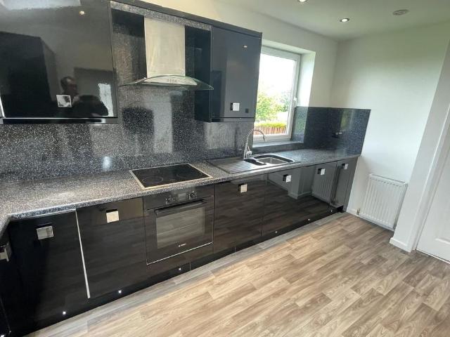 3 bedroom end of terrace house to rent