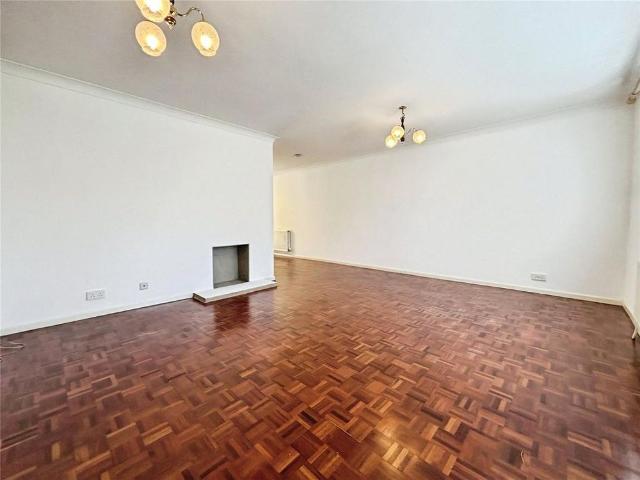 3 bedroom end of terrace house to rent