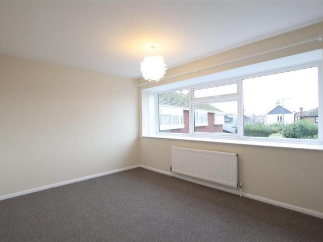 3 bedroom end of terrace house to rent