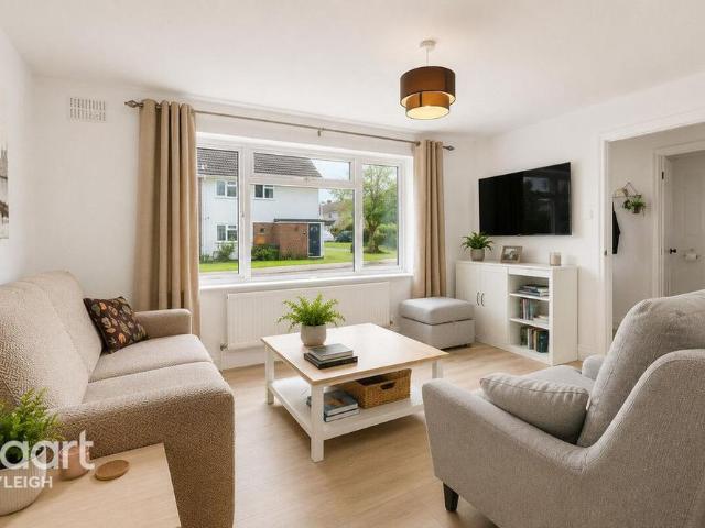 3 bedroom end of terrace house to rent