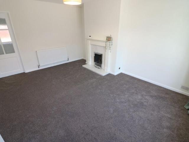 3 bedroom end of terrace house to rent