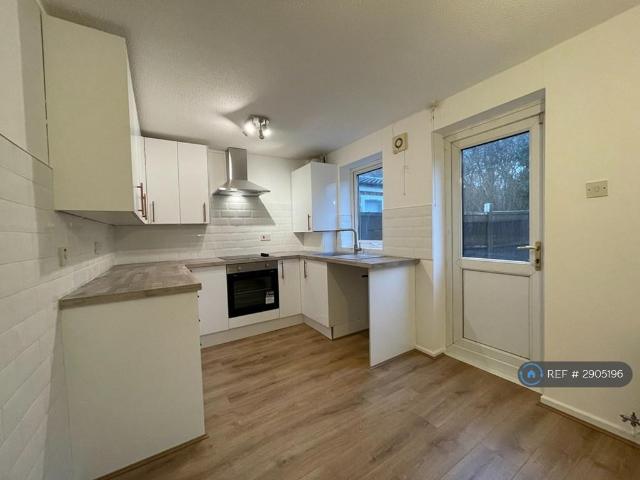 3 bedroom end of terrace house to rent