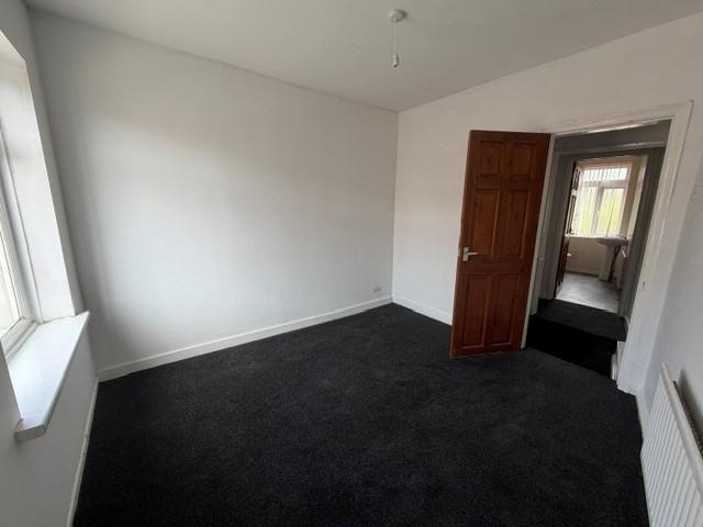 3 bedroom end of terrace house to rent
