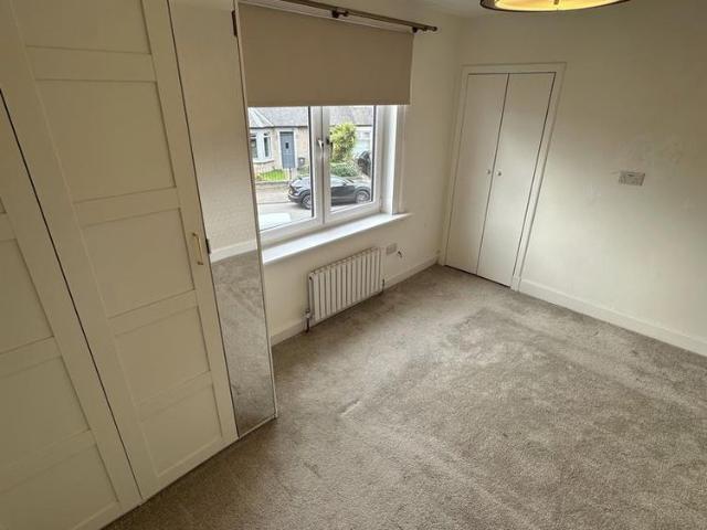 3 bedroom end of terrace house to rent