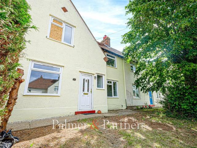 3 bedroom end of terrace house to rent