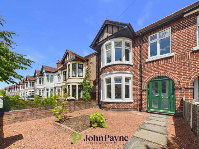 3 bedroom end of terrace house to rent