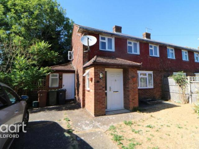 3 bedroom end of terrace house to rent