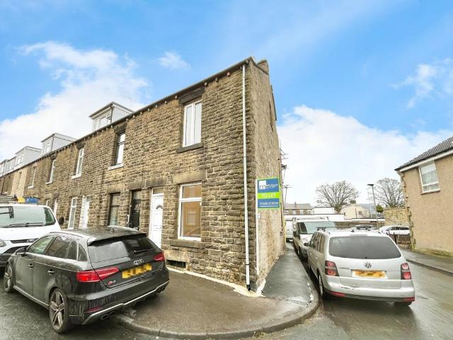 3 bedroom end of terrace house to rent