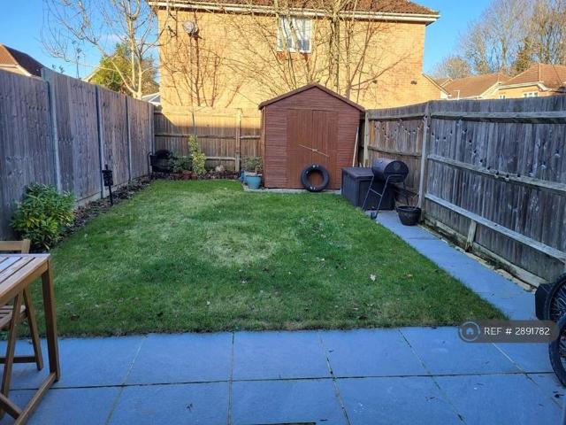 3 bedroom end of terrace house to rent