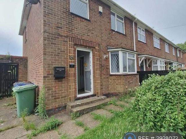 3 bedroom end of terrace house to rent