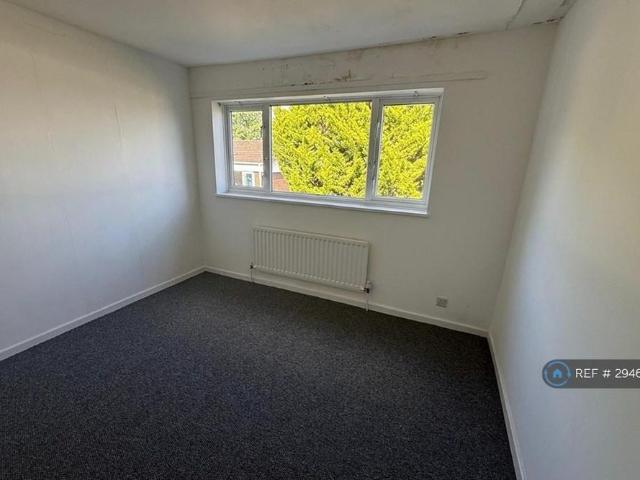 3 bedroom end of terrace house to rent
