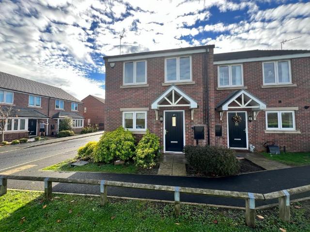 3 bedroom end of terrace house to rent