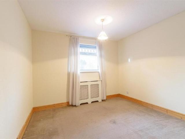 3 bedroom end of terrace house to rent