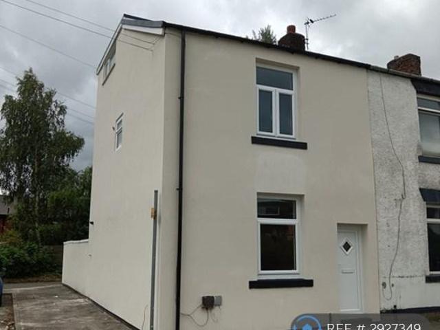 3 bedroom end of terrace house to rent