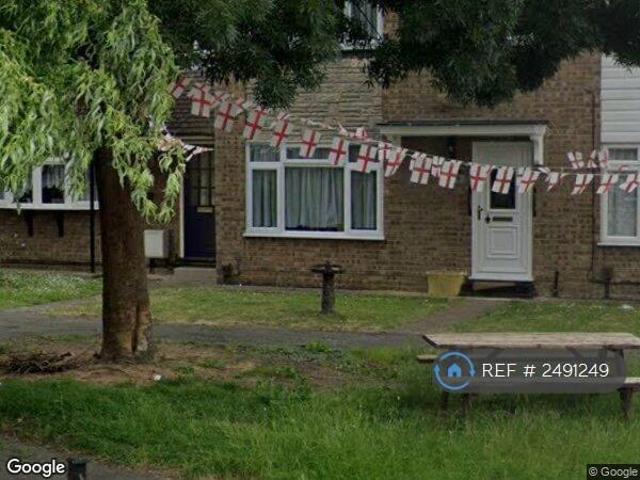 3 bedroom end of terrace house to rent
