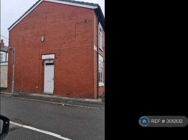 3 bedroom end of terrace house to rent