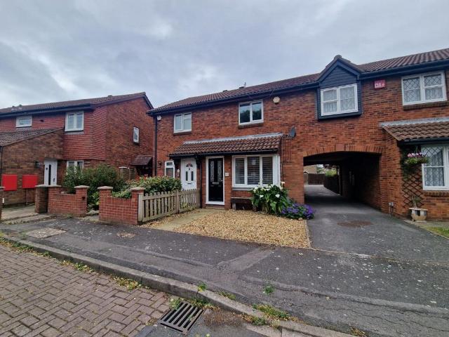 3 bedroom end of terrace house to rent