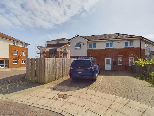 3 bedroom end of terrace house to rent