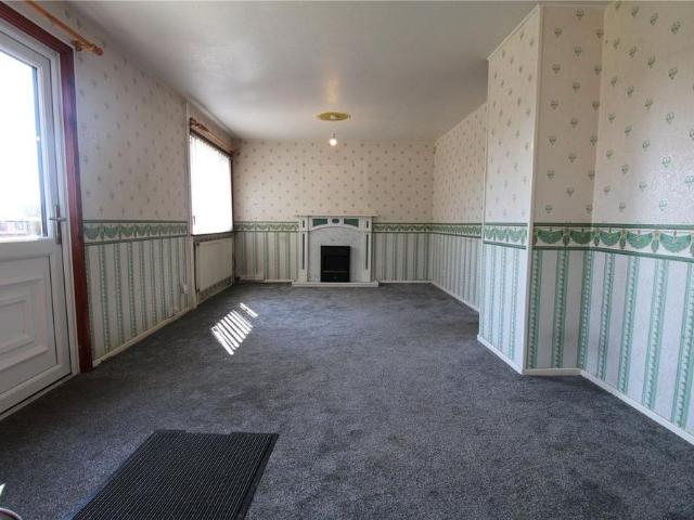 3 bedroom end of terrace house to rent