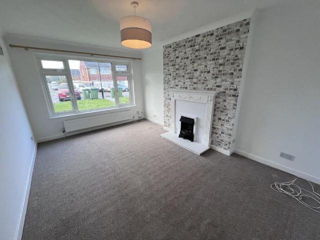 3 bedroom end of terrace house to rent