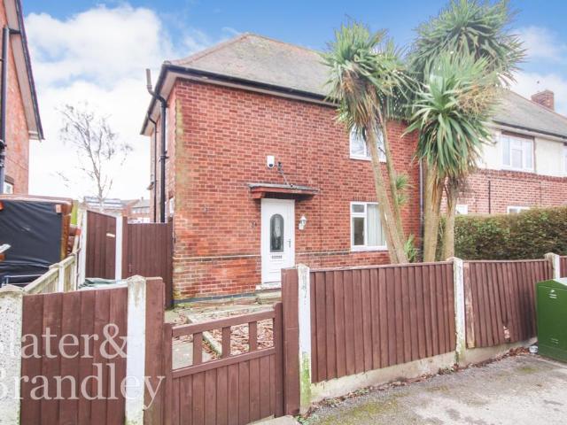 3 bedroom end of terrace house to rent