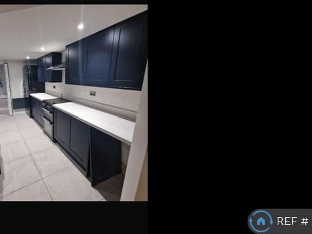 3 bedroom end of terrace house to rent